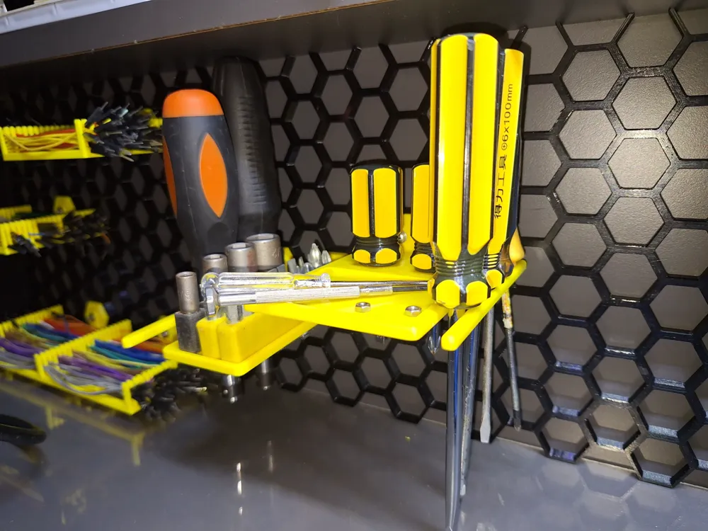 honeycomb storage wall - screw drivers holder by RAYMONDTJS - MakerWorld