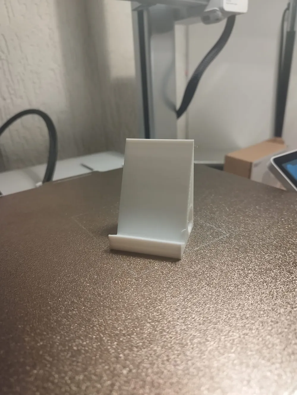 Simple Phone Stand by Kippie - MakerWorld