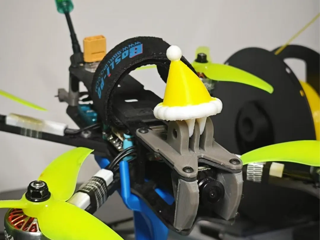 FPV Racing Drone Christmas Hat by Riko Sugihara - MakerWorld