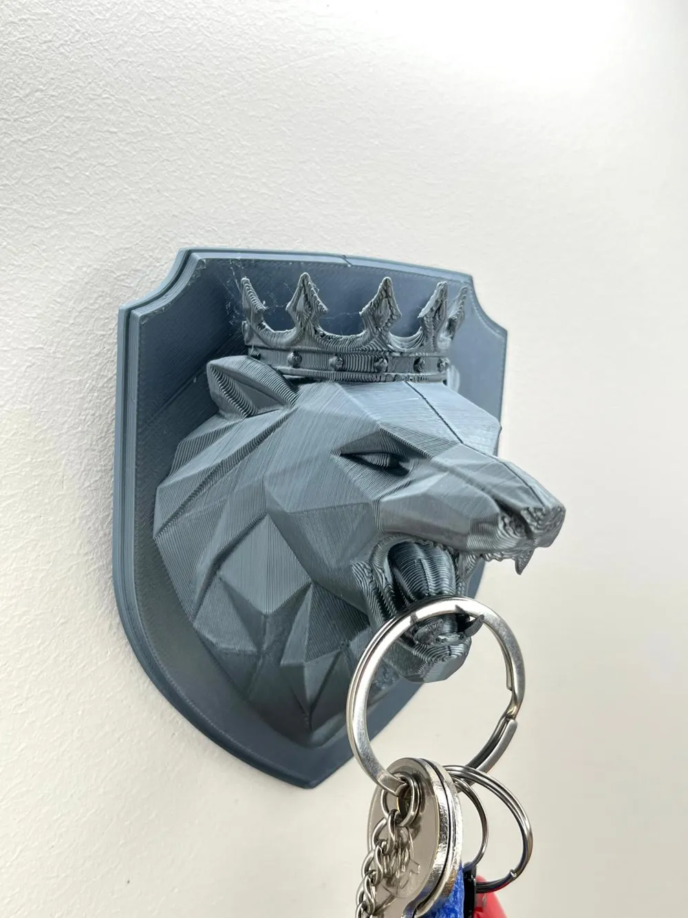 King Lion with Crown keychain organizer - Free 3D Print Model - MakerWorld