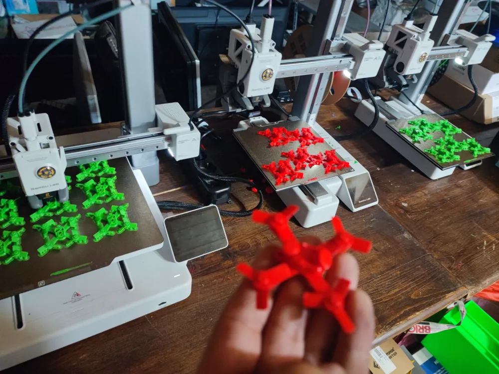 Mini Drone FPV Gadget Keychain by Amduscias MakerWorld: Download Free ...