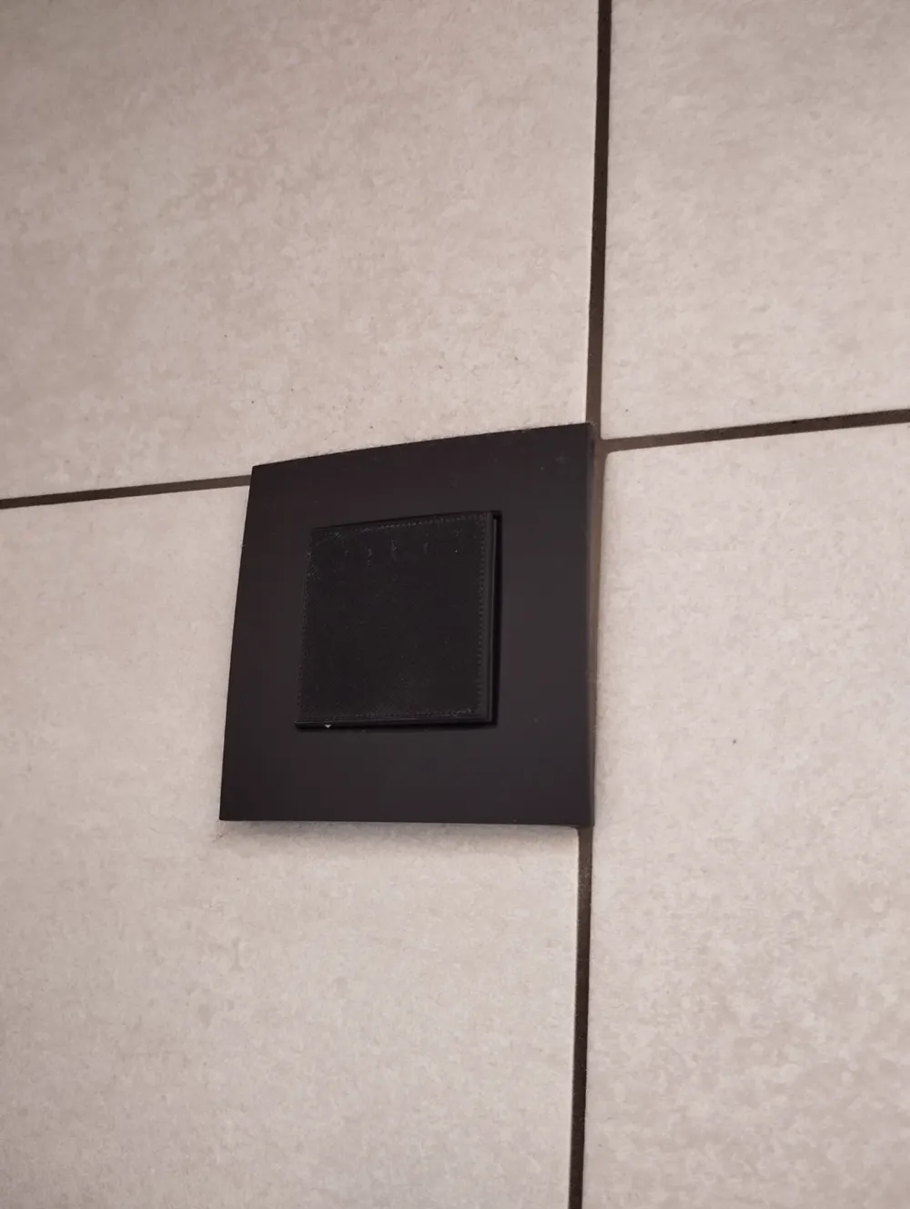 Cache prise électrique (EU) Niko by minivanbuzz - MakerWorld