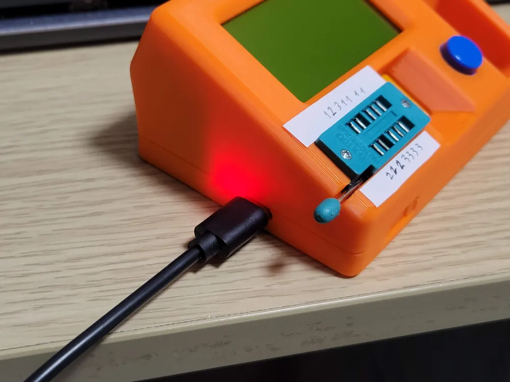 LCR-T4 Case with 18650 battery Remixed by Green Haniwa MakerWorld ...