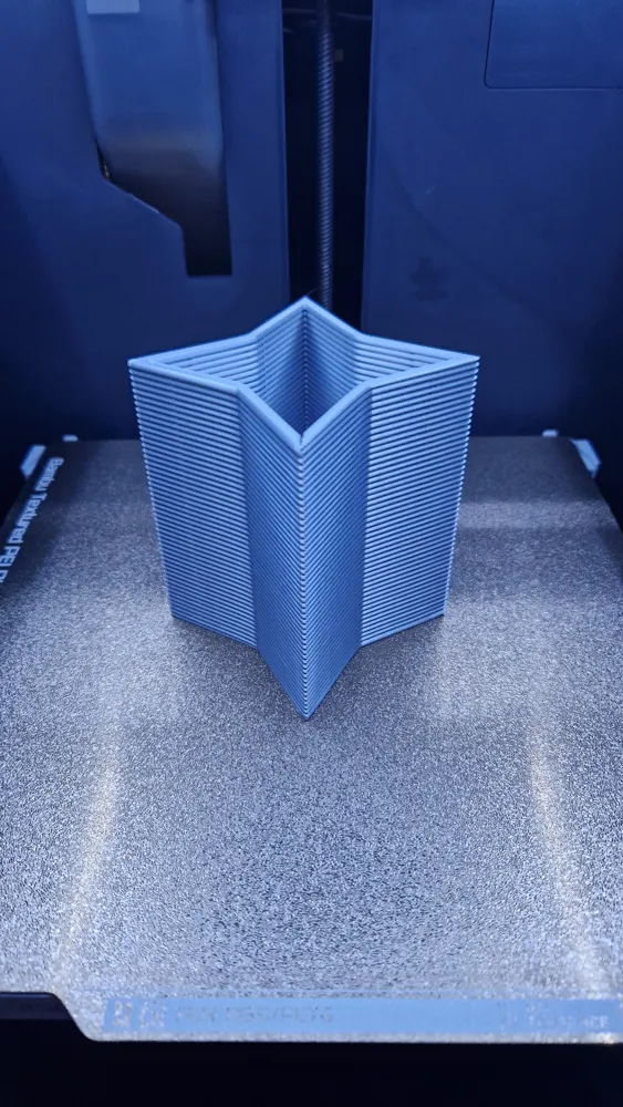 Slinky Spring Star by Chrobakx - MakerWorld