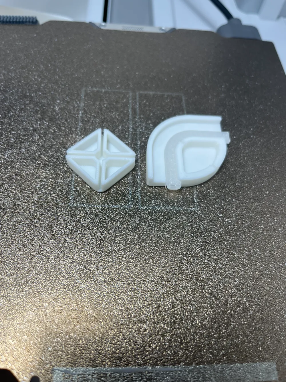 Anti-scratch Corner Mounts for IKEA Kuggis - Free 3D Print Model ...