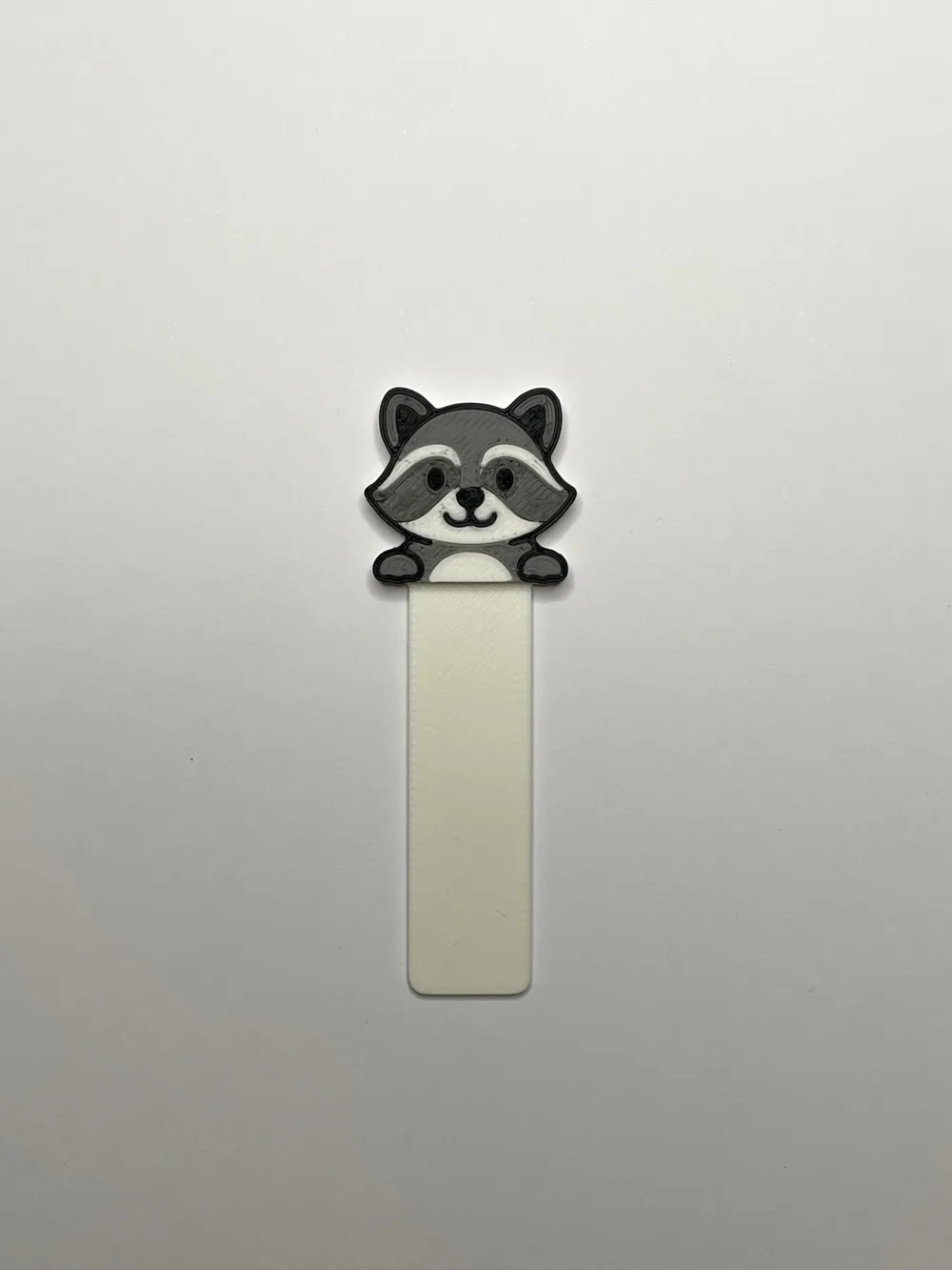 Raccoon Bookmark – clever and curious - Free 3D Print Model - MakerWorld