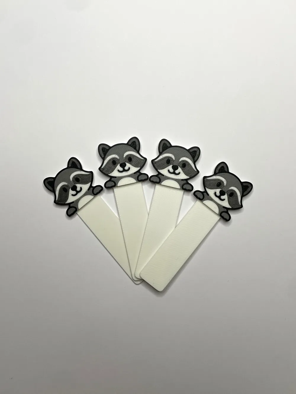 Raccoon Bookmark – clever and curious - Free 3D Print Model - MakerWorld