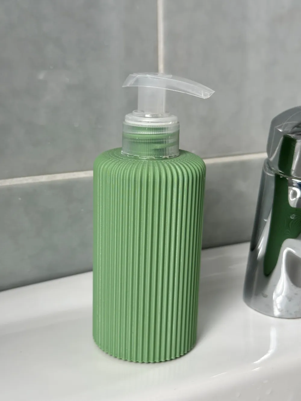 Aesthetic Soap Dispenser - Free 3D Print Model - MakerWorld