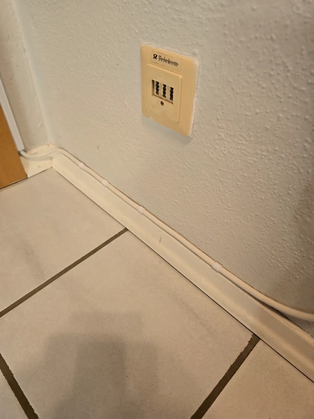 Cable Clip for Baseboards – Easy Cable Organizer by Maker_julzi ...