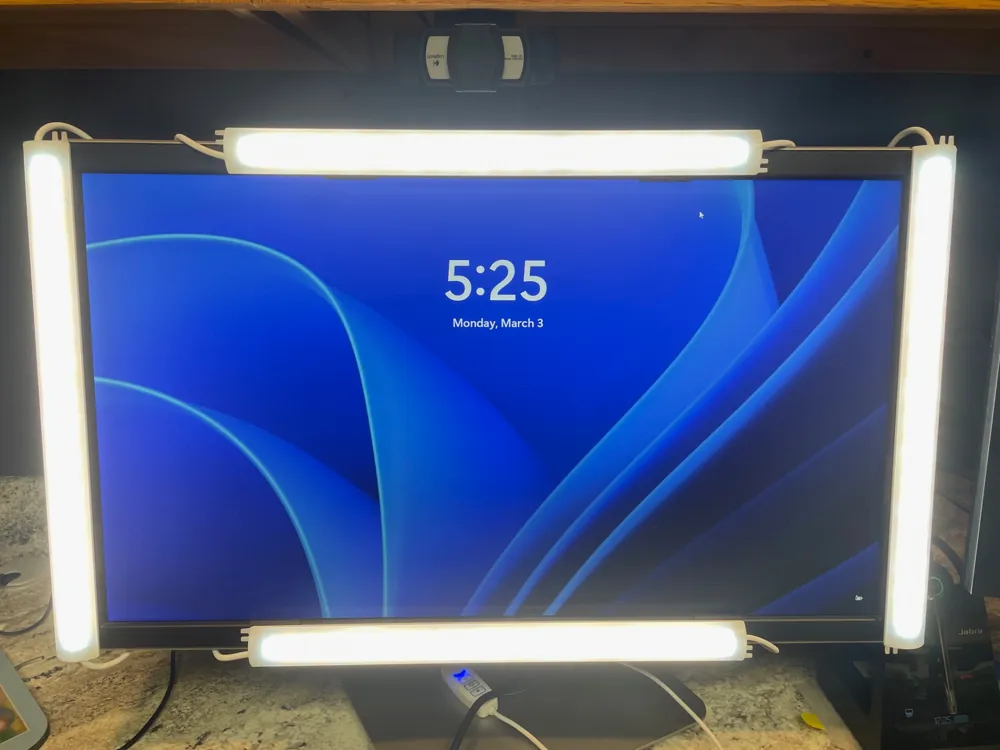 Dell Monitor Clip for LED lights - Free 3D Print Model - MakerWorld