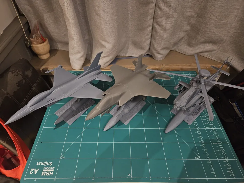 AH-64 Apache Display Stand by arctyrus MakerWorld: Download Free 3D Models