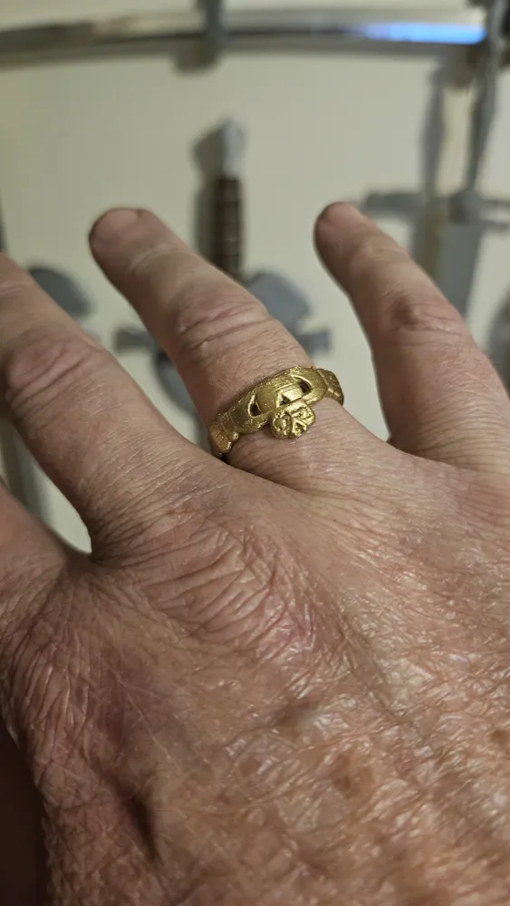 Walt Disney's Claddagh Ring - Free 3D Print Model - MakerWorld