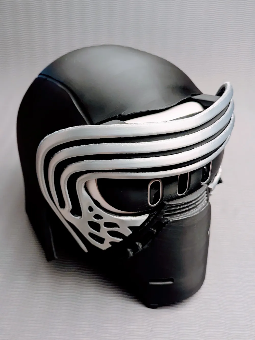 Kylo Ren Quest 3 Helmet by NovaHeadware MakerWorld: Download Free 3D Models
