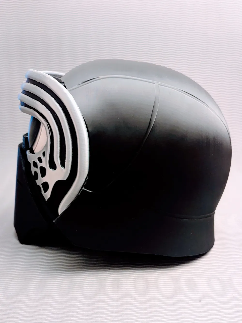 Kylo Ren Quest 3 Helmet by NovaHeadware MakerWorld: Download Free 3D Models