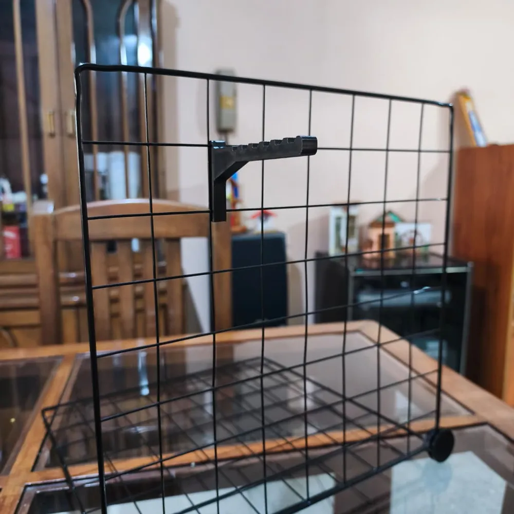 Keychain holder for mesh displays by Kchel MakerWorld: Download Free 3D ...