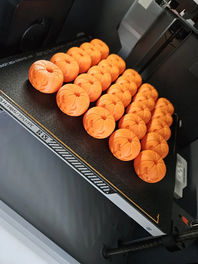 Pumpkin String Lights - Free 3D Print Model - MakerWorld