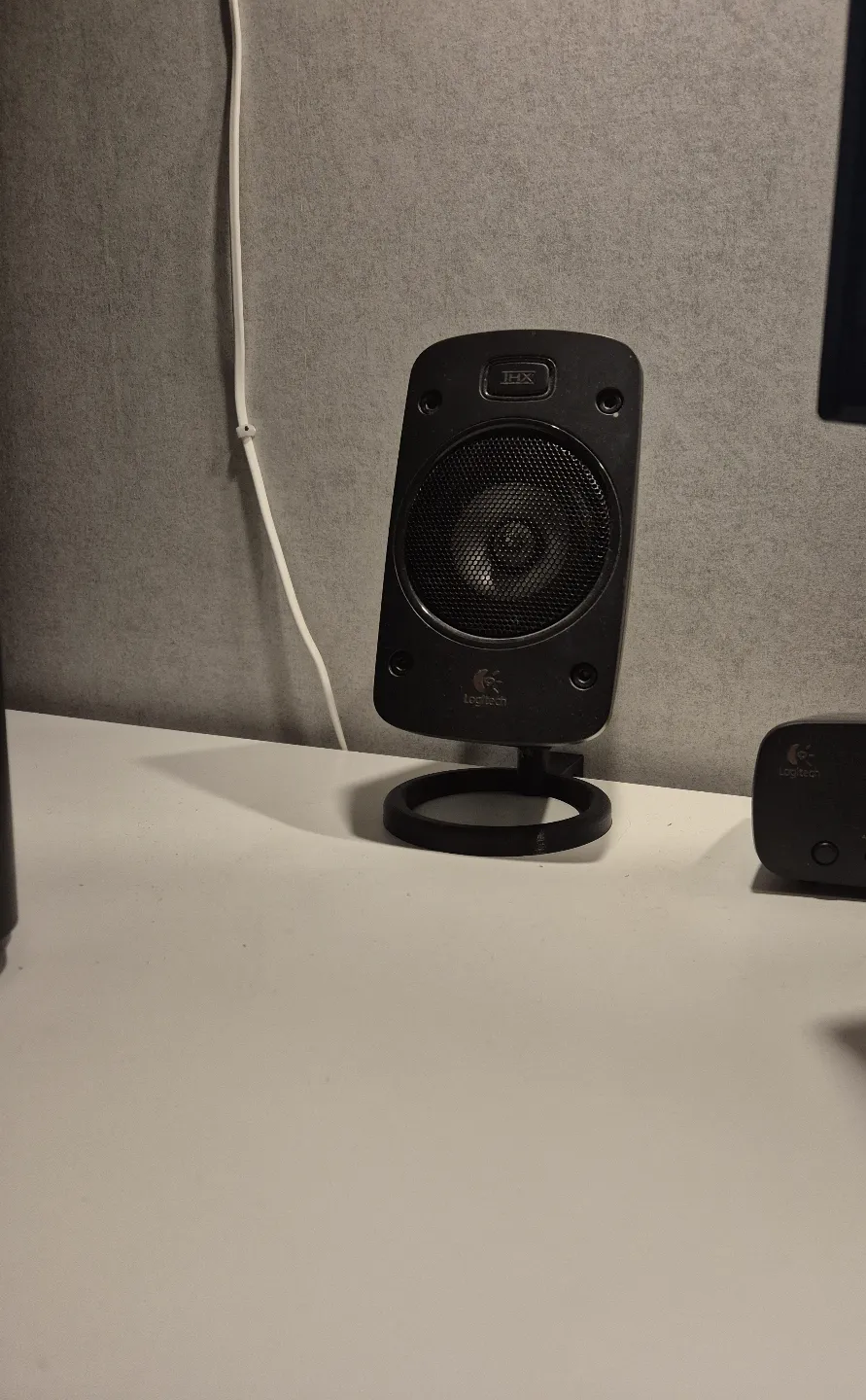 Logitech Z906 stand by Kemppi - MakerWorld