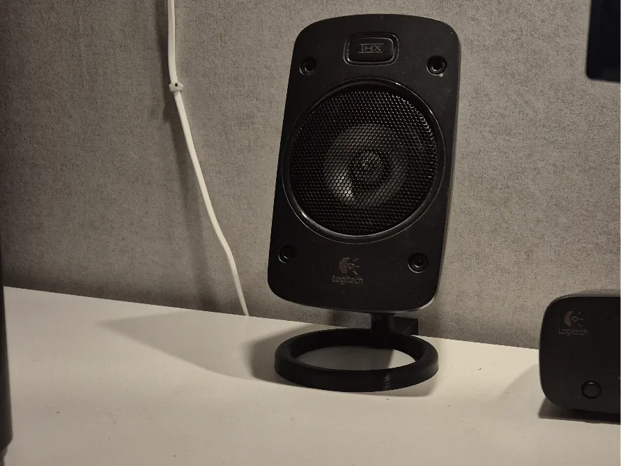 Logitech Z906 stand by Kemppi - MakerWorld