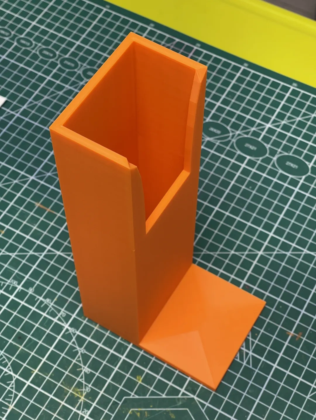 P1S Waste Bin by Damona MakerWorld: Download Free 3D Models