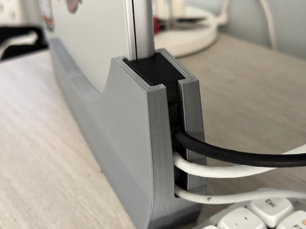 Macbook Pro 16in Docking Station Stand by Hermz - MakerWorld