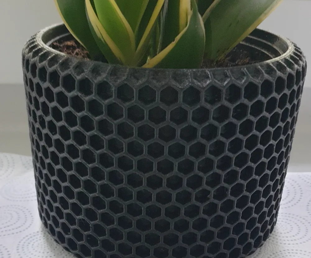 Solid plant pot with hex pattern by rafo25 MakerWorld: Download Free 3D ...