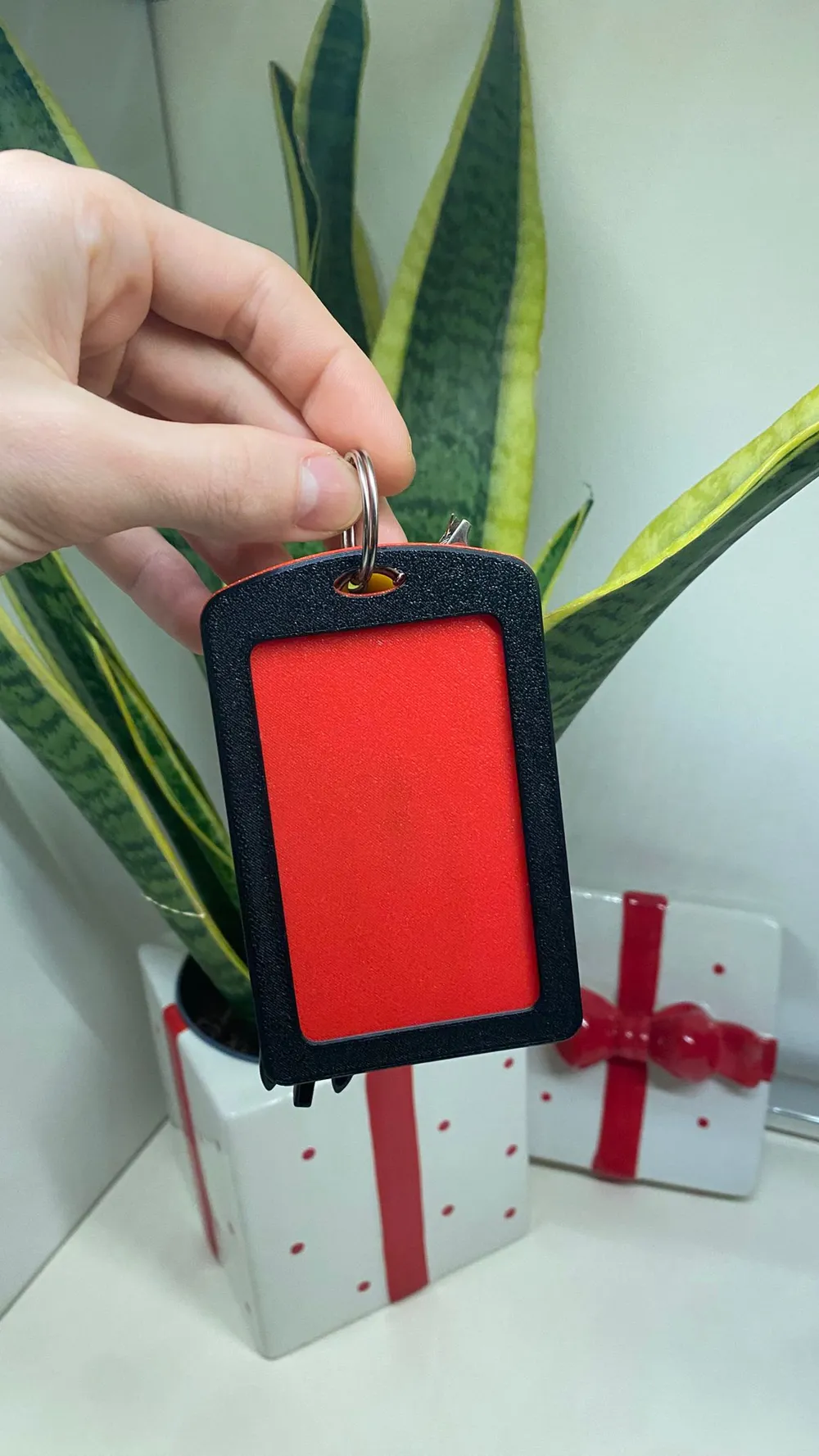 Spider-Man Badge Holder - NO AMS - Free 3D Print Model - MakerWorld