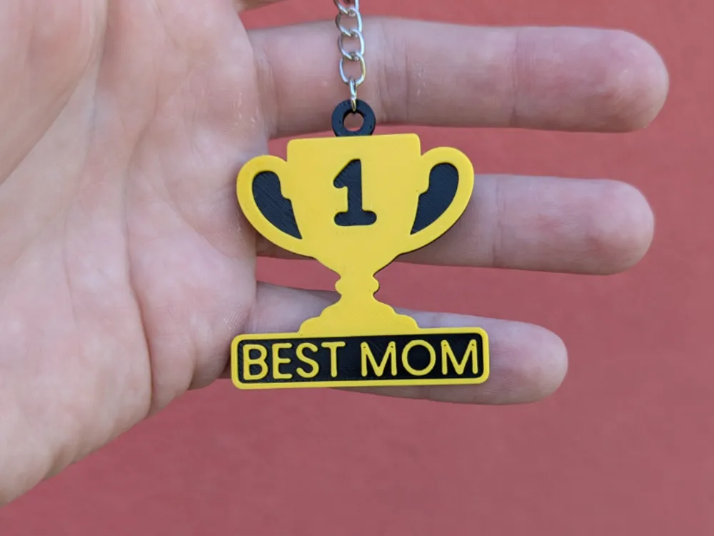 Best mom trophy - keychain by DavaMakerWorld: Download Free 3D Models