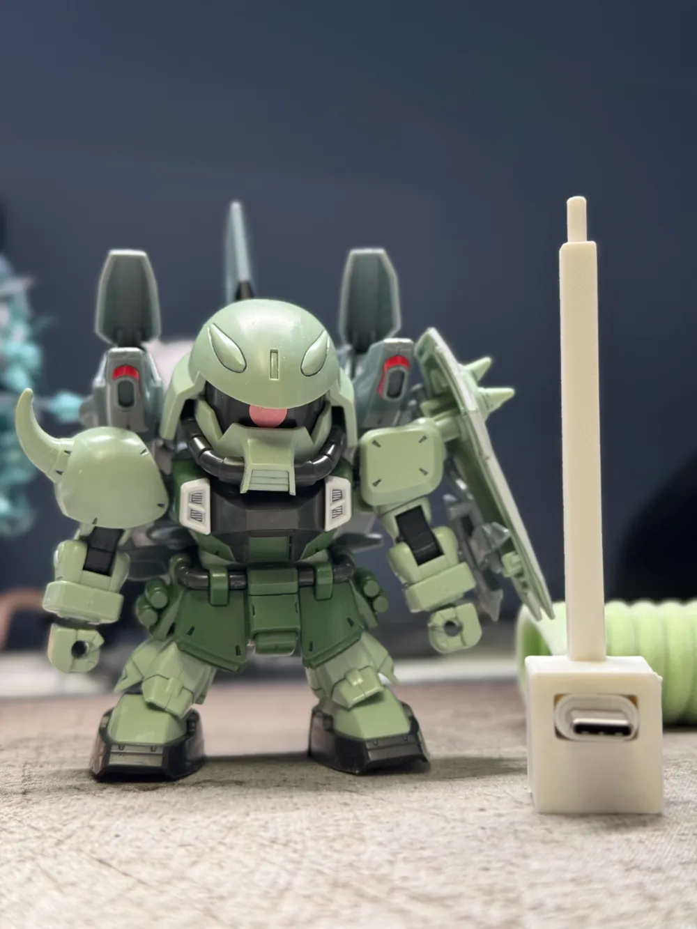 SD Gundam USB stand - Free 3D Print Model - MakerWorld