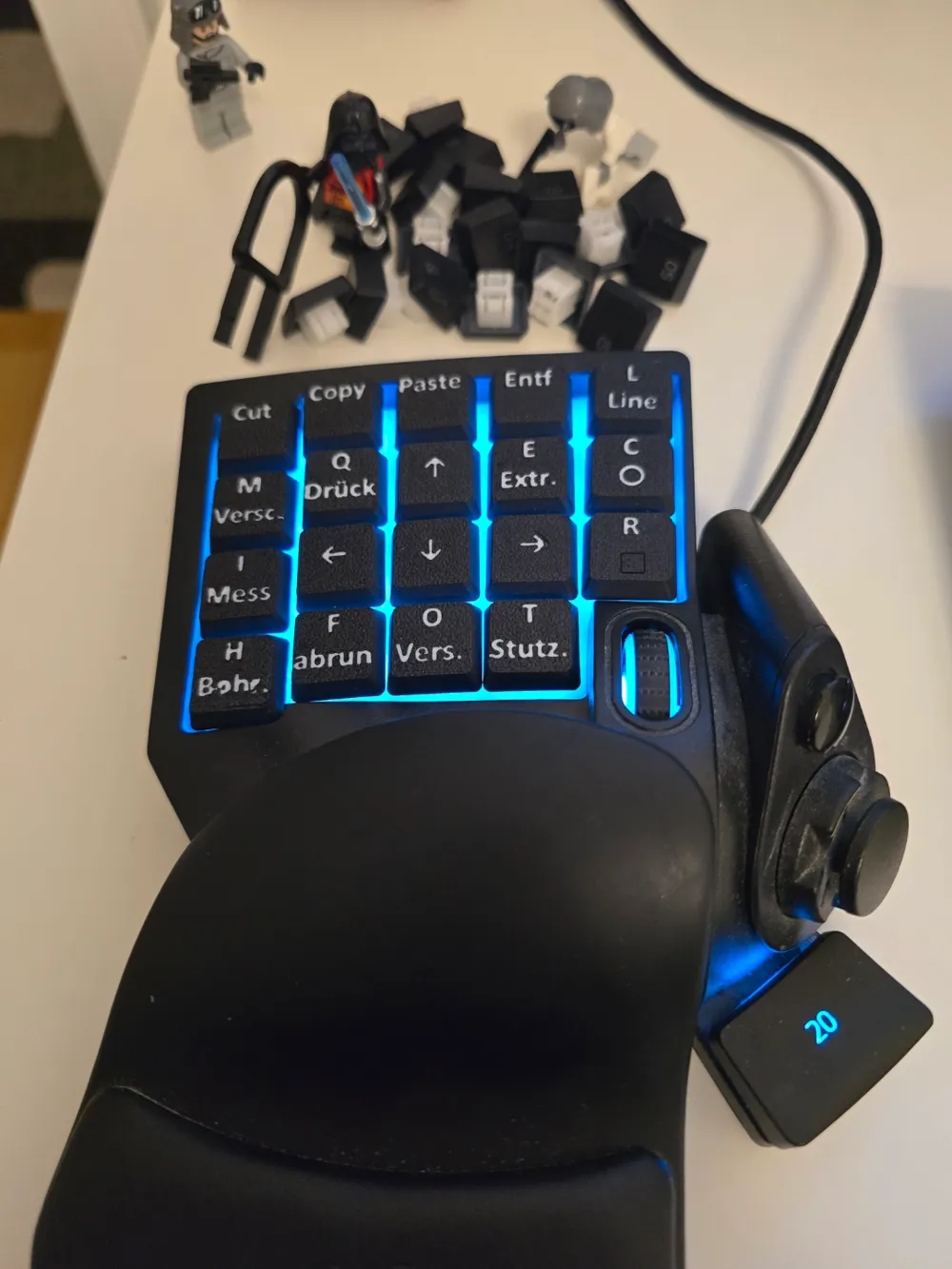 Razer Tartarus V2 Key Caps for Fusion German by Ümit - MakerWorld