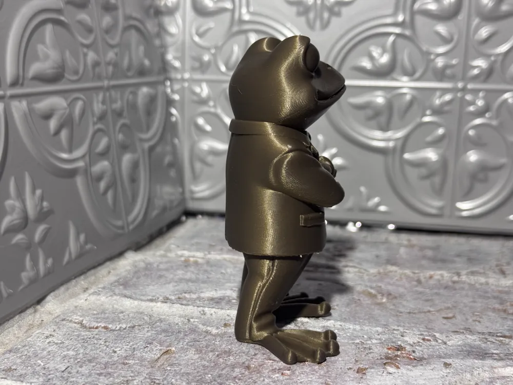 Dapper Frog In a Suit by CorwineCustoms.3D LLC MakerWorld: Download ...