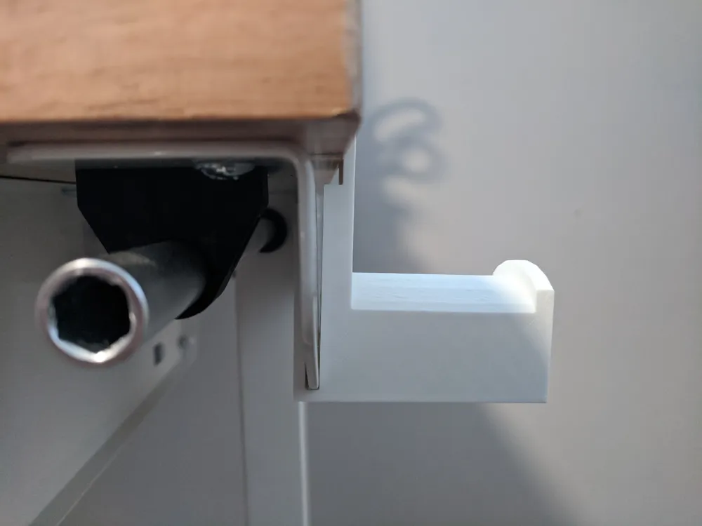 Husky Standing Desk Headphone Holder by kyle.harrity - MakerWorld