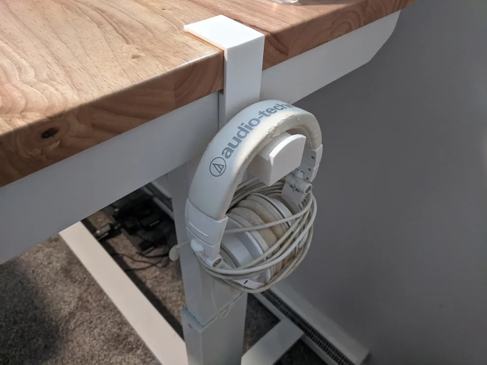 Husky Standing Desk Headphone Holder by kyle.harrity - MakerWorld