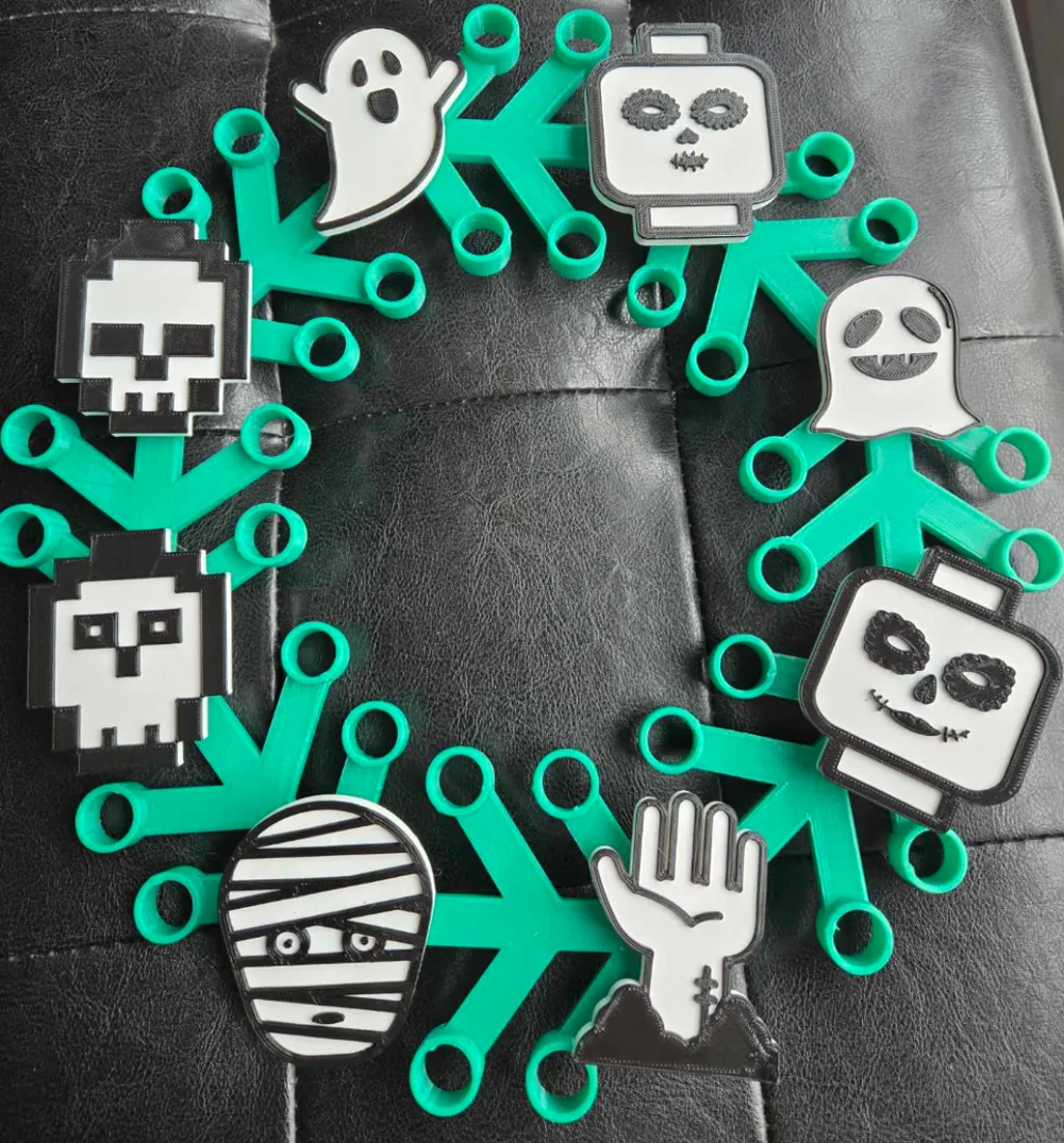 Brick Wreath Halloween Accesories 2 by LordVojelDort - MakerWorld