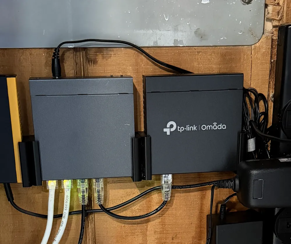 TP-Link Wall Mount- Omada OC200, 5 Port POE Switch - Free 3D Print ...