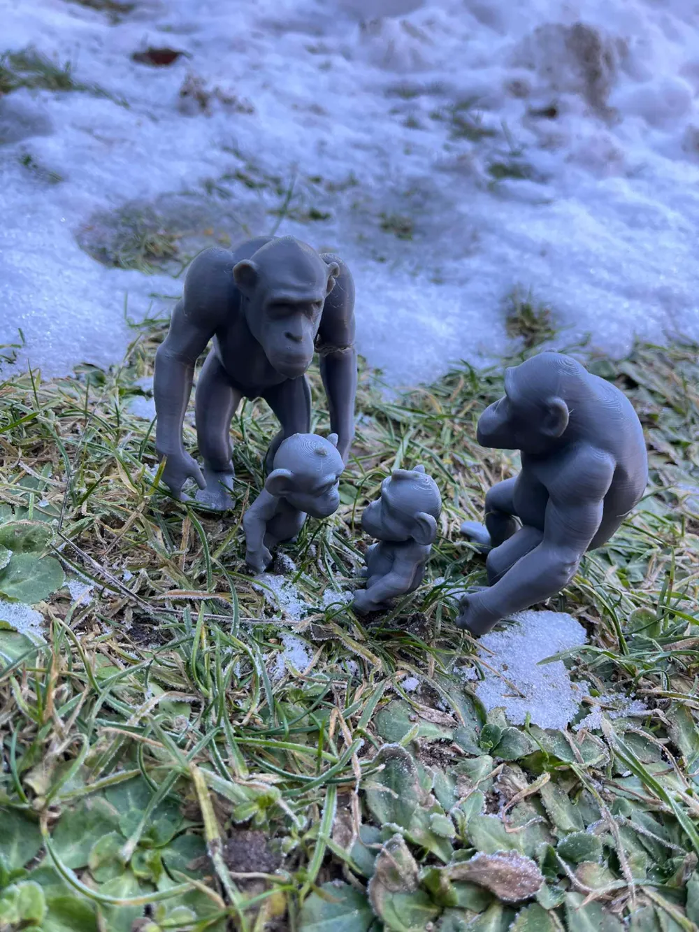 Cute chimpanzee family - Free 3D Print Model - MakerWorld
