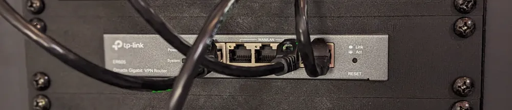 TP-Link ER605 10" Rack Mount by potatopirate - MakerWorld