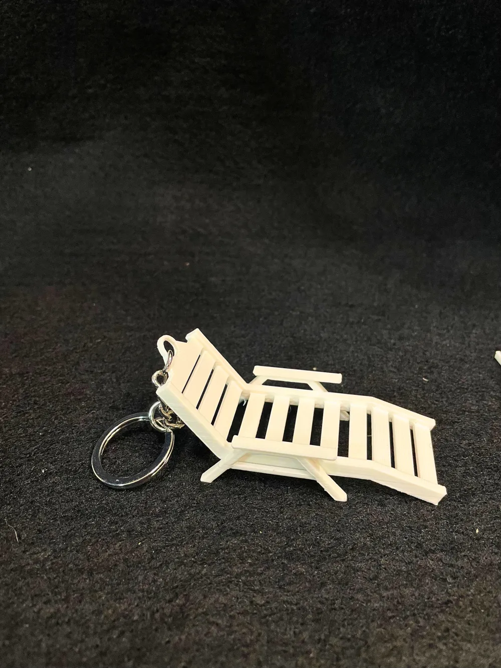 Mini Lounge Chair Keychain by Kubino4 MakerWorld: Download Free 3D Models