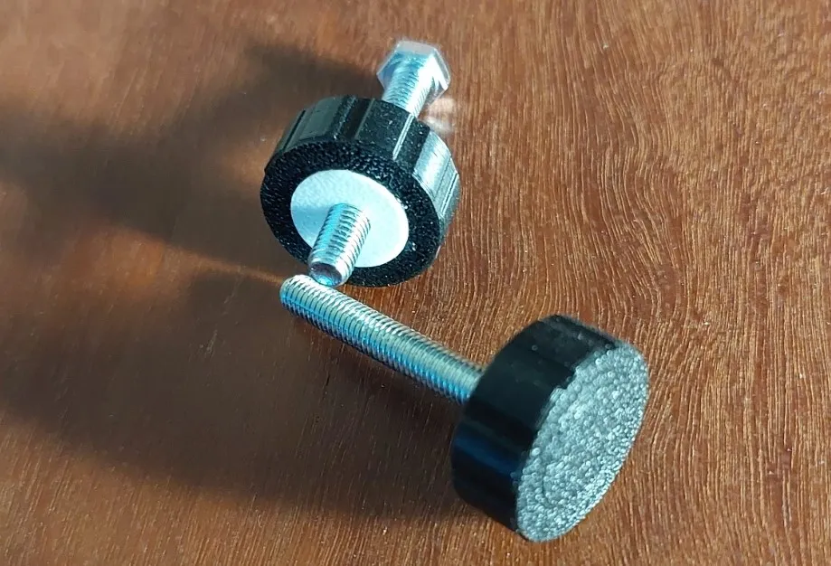 Knobs for M3 & M4 with caps over nut/bolt head by DeeuuTee - MakerWorld