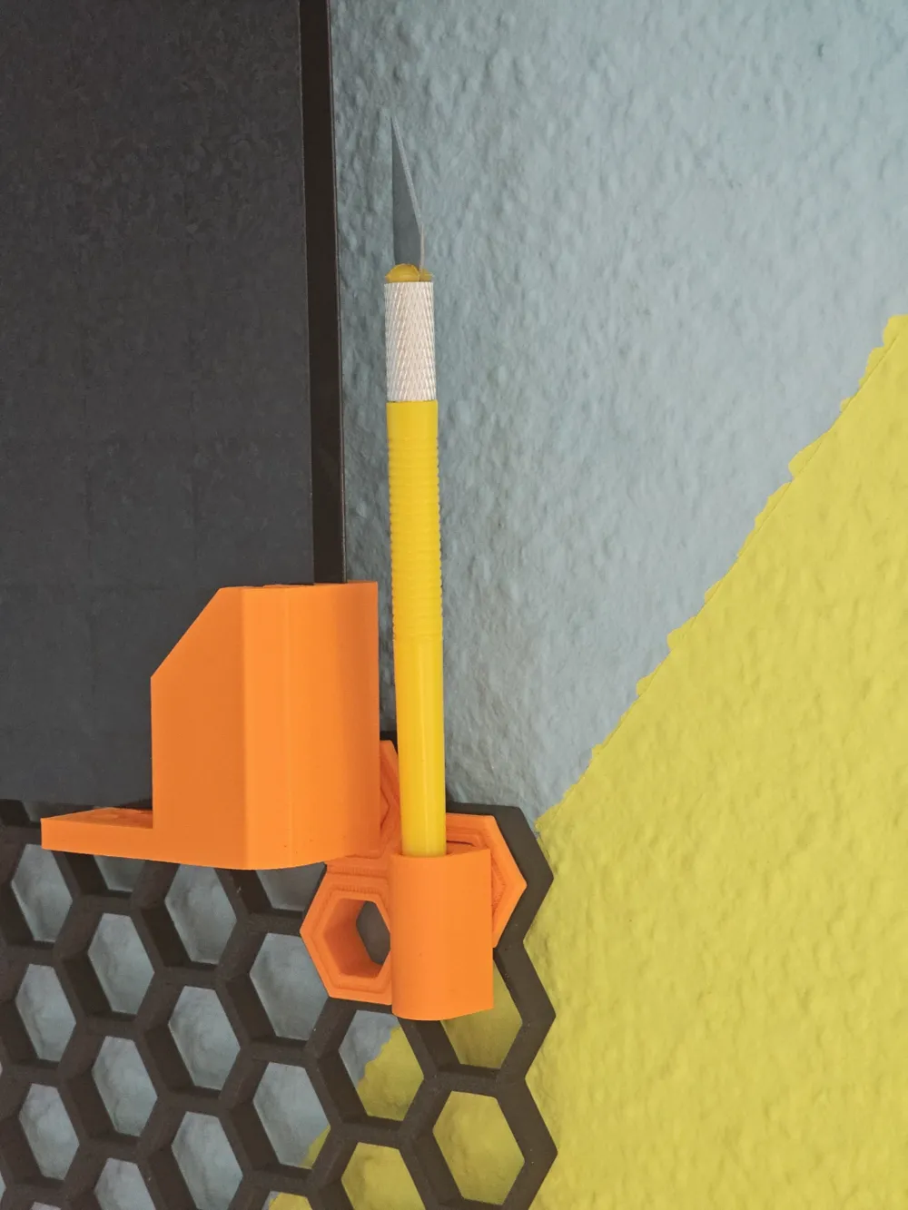 HSW scalpel holder (Honeycomb storage wall, knife holder) by BenniBiene ...