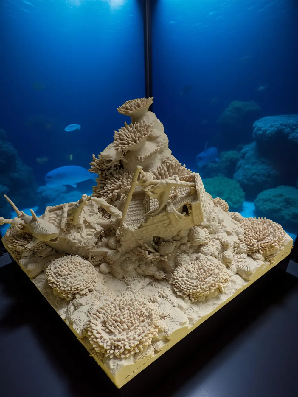 Diorama "Shipwreck with Sharks" - Free 3D Print Model - MakerWorld