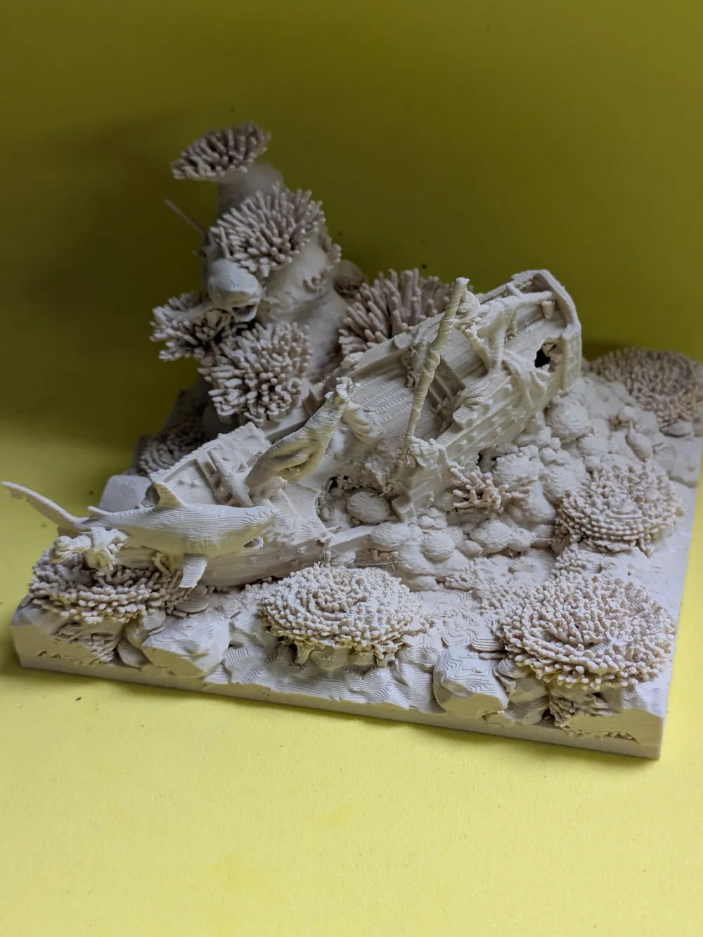 Diorama "Shipwreck with Sharks" - Free 3D Print Model - MakerWorld