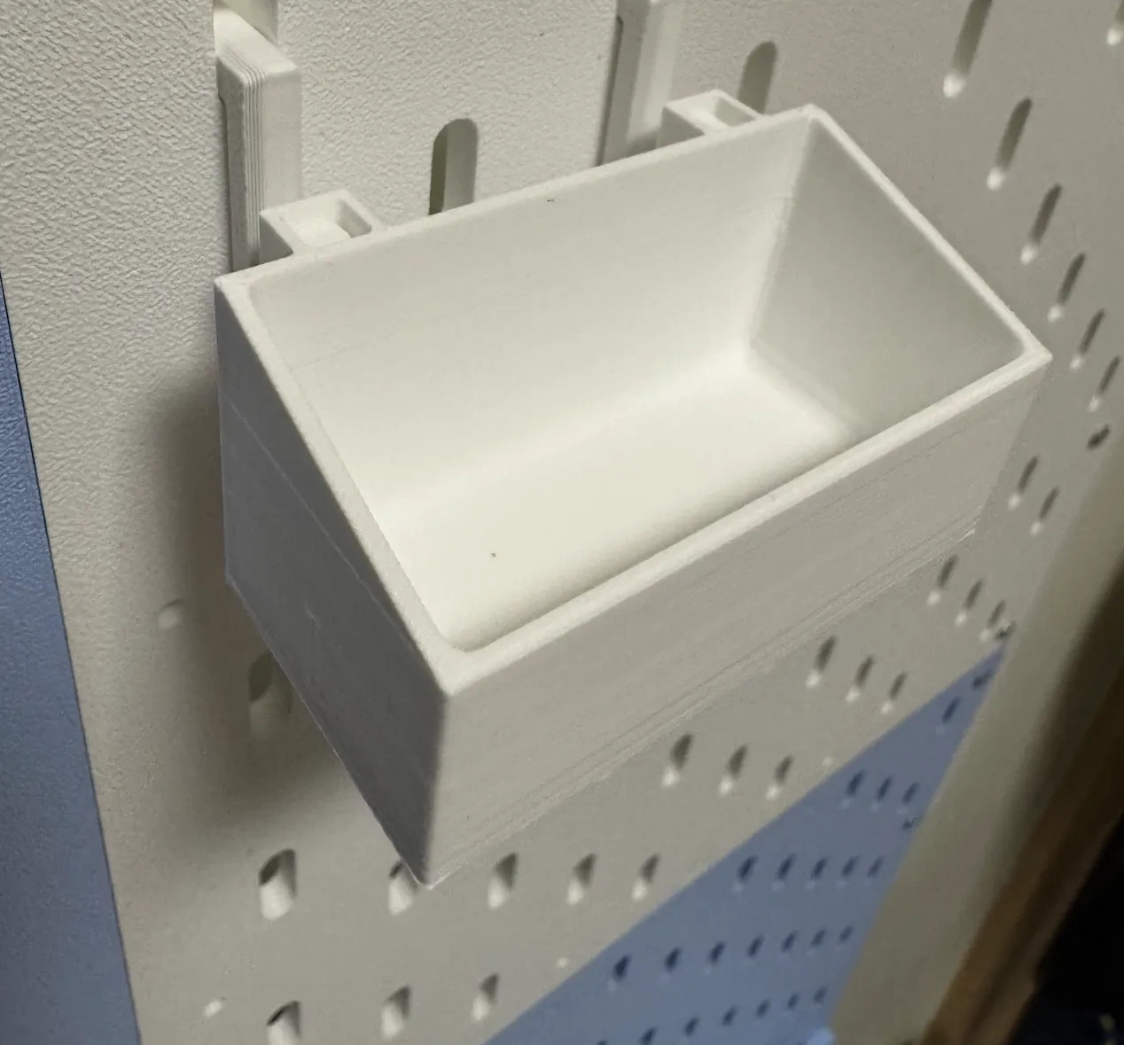 Pegboard Box with Hooks by 6201 - MakerWorld