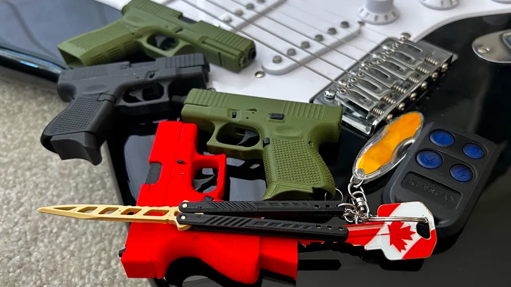 Fidget balisong butterfly knife keychain by iczfirz - MakerWorld