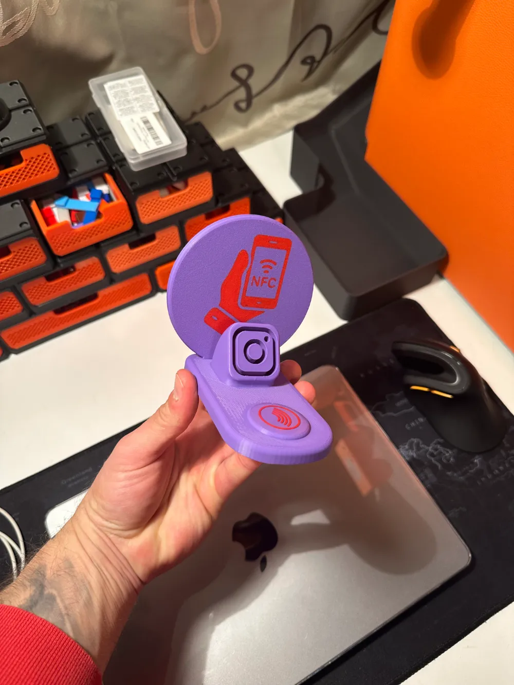 NFC Instagram Support by 3Di Belli MakerWorld: Download Free 3D Models