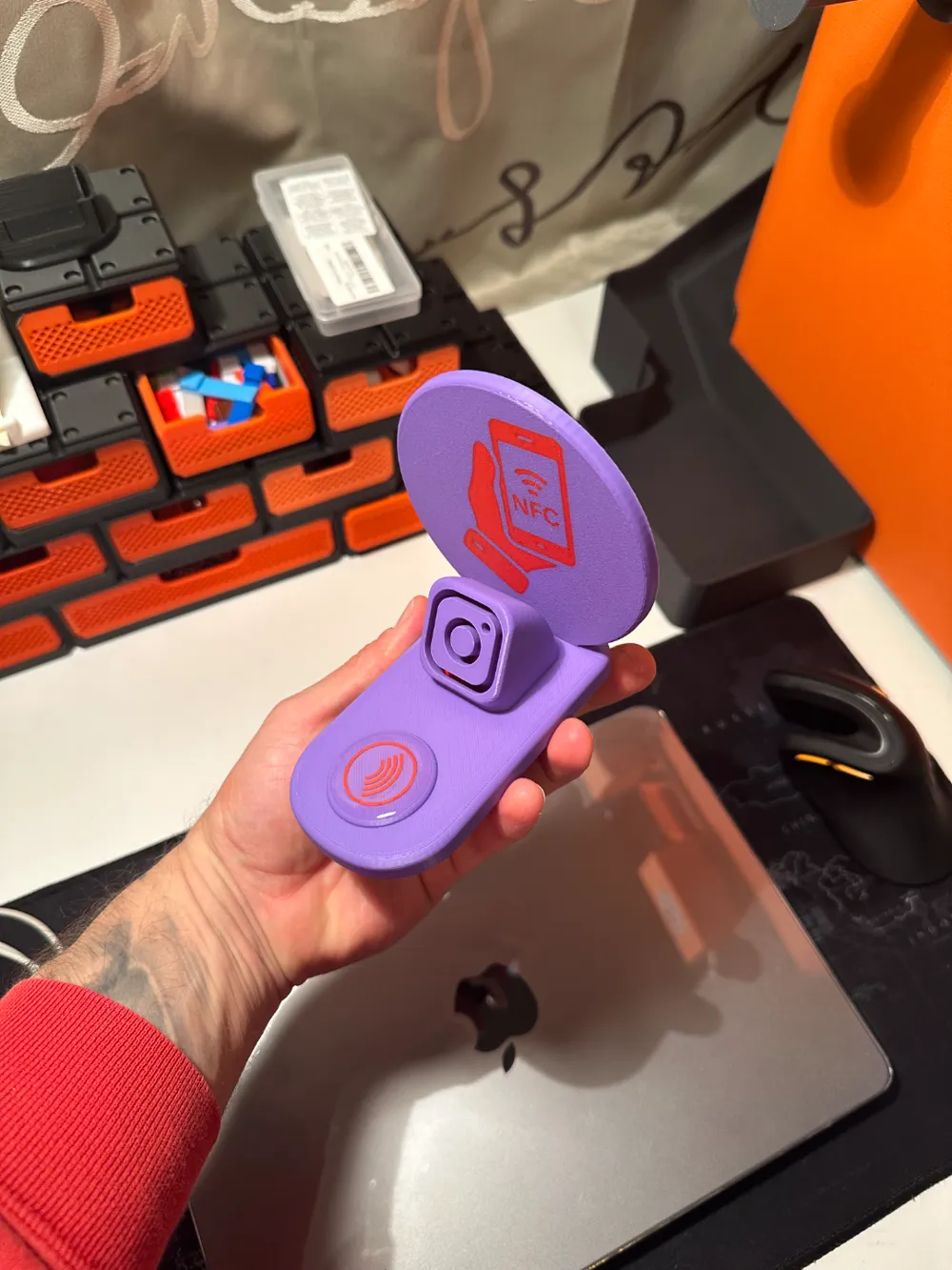 NFC Instagram Support by 3Di Belli MakerWorld: Download Free 3D Models