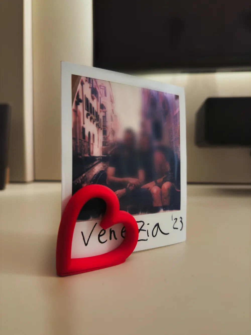Heart Photo Stand for Polaroids - Free 3D Print Model - MakerWorld