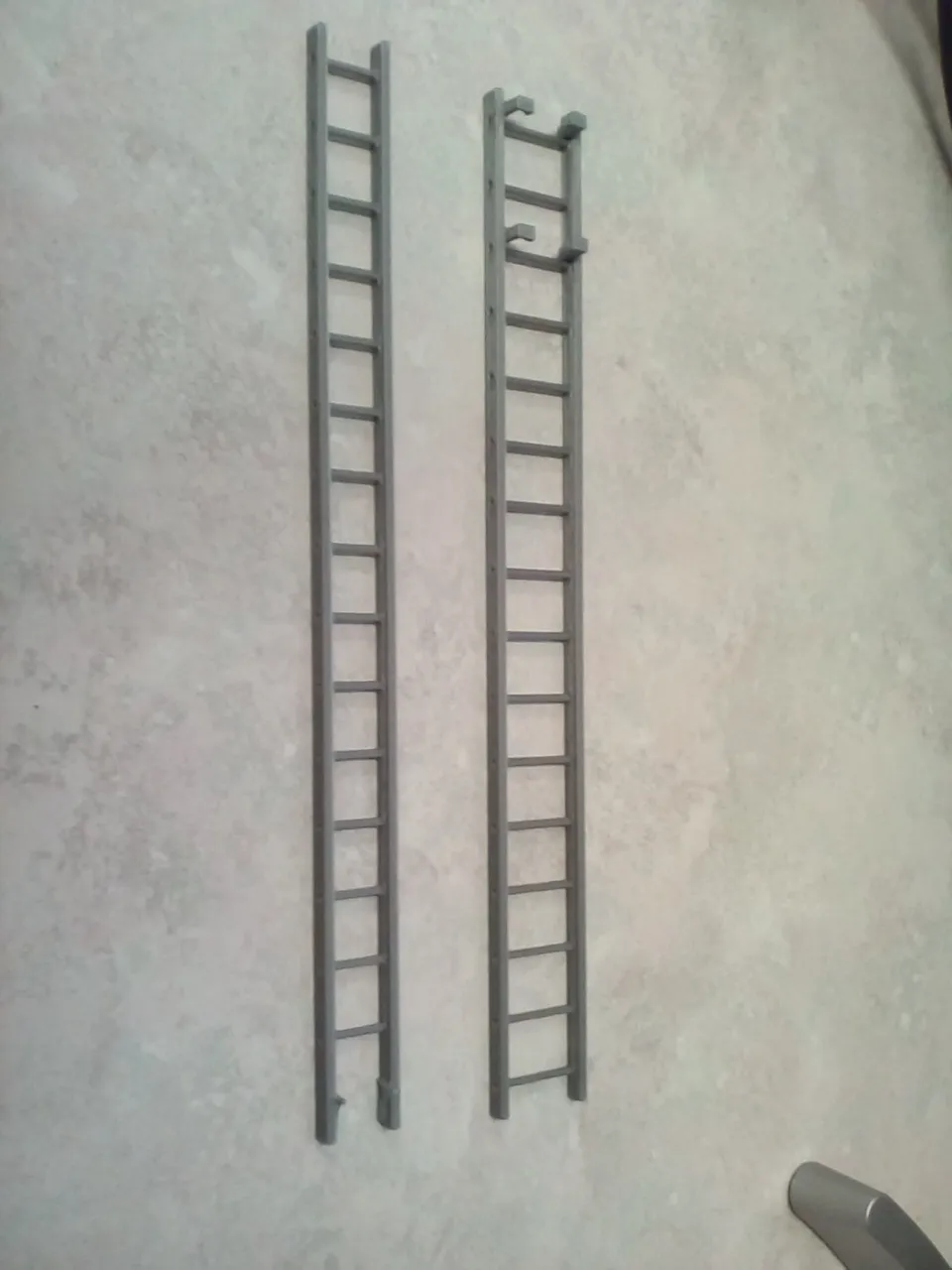 16ft 24th Scale Extendable Extension Ladder by Jakes 3Ds - MakerWorld