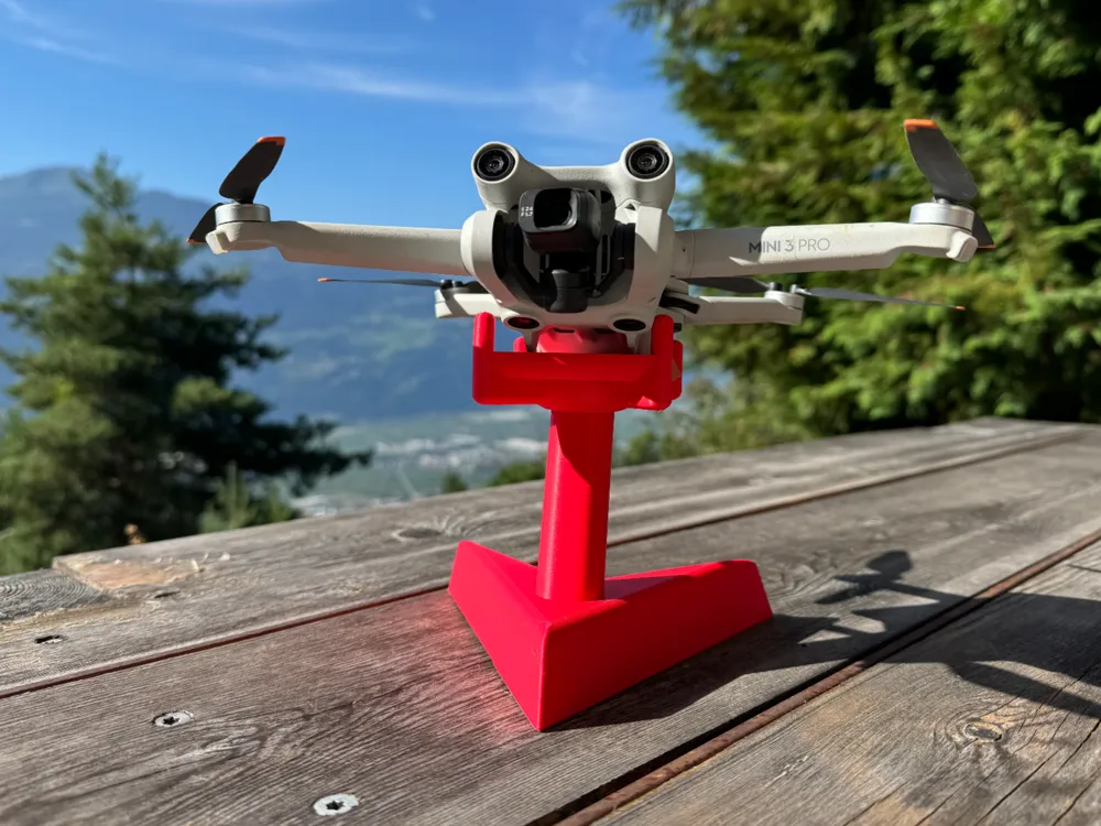 DJI drone stand with swappable plate holder by John Connor - MakerWorld