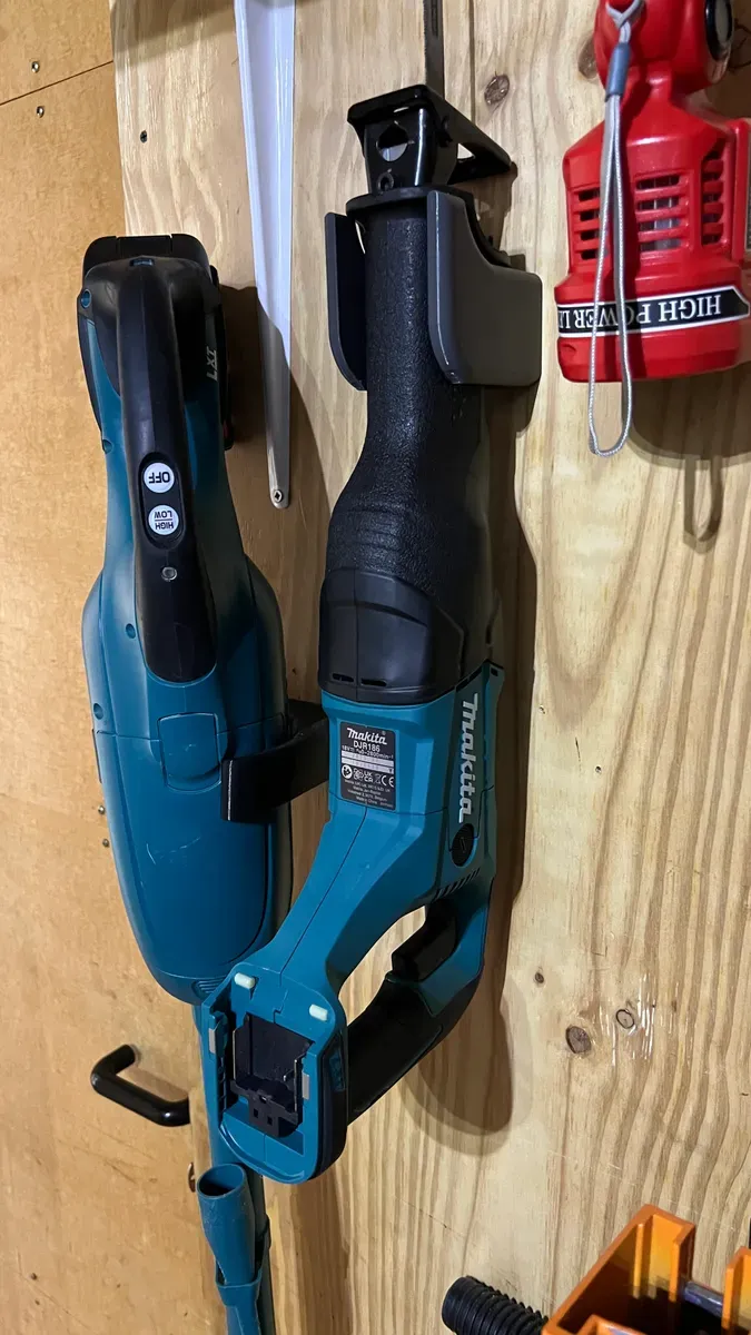 Makita reciprocating saw mount by bazwolff - MakerWorld