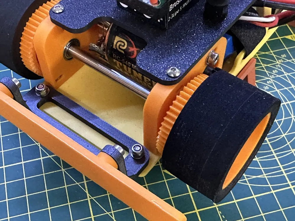 RC Mini Stock Car Chassis 1/12 - Free 3D Print Model - MakerWorld